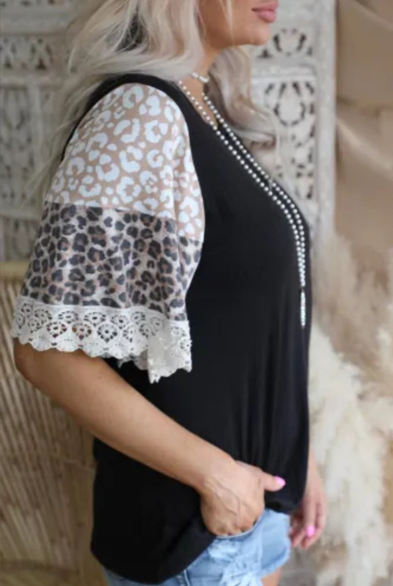 Ribbed Leopard Bell Sleeve Top – Southern Charm Btqe